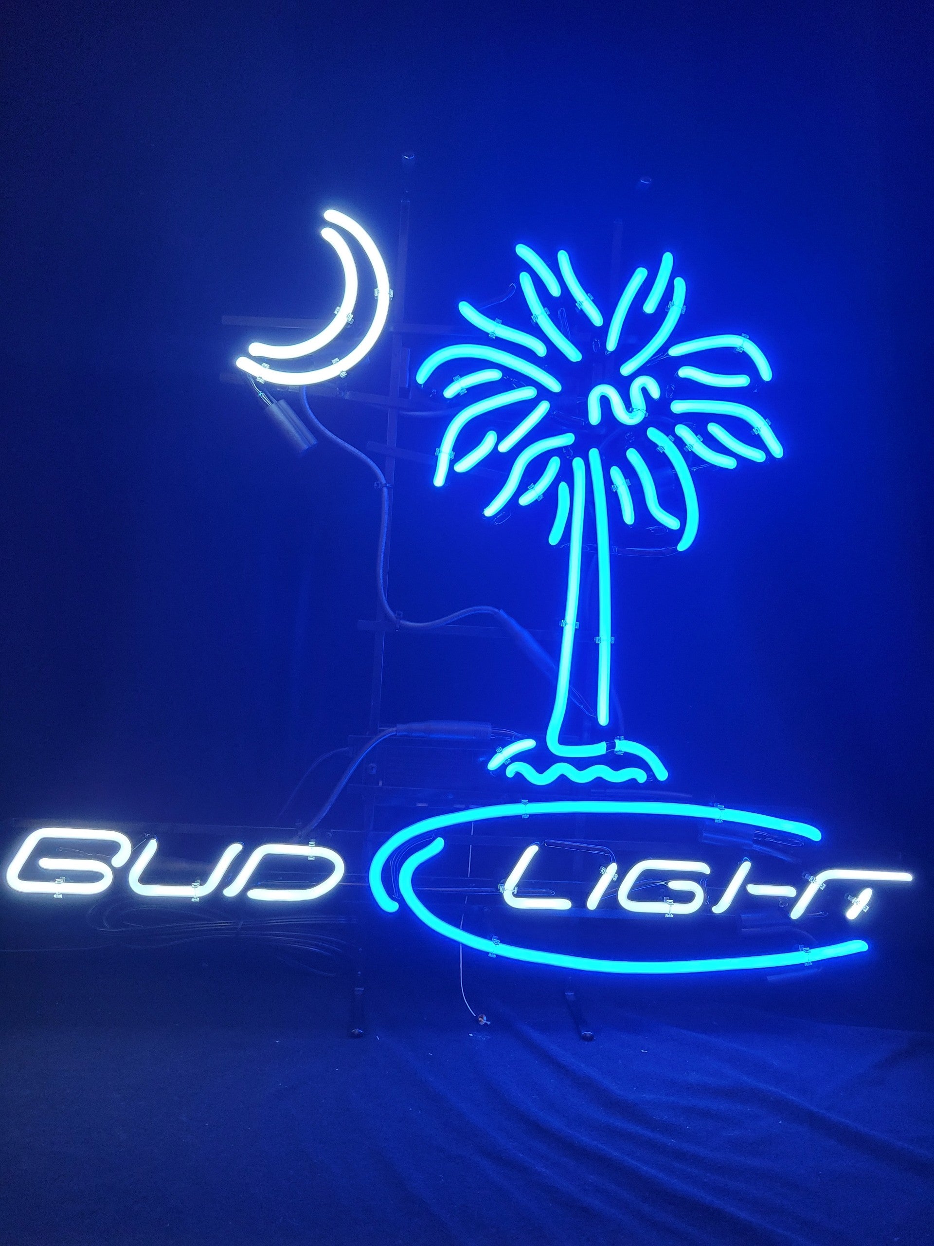 Bud Light Palmetto Tree & Moon Neon Sign – Pub Decor