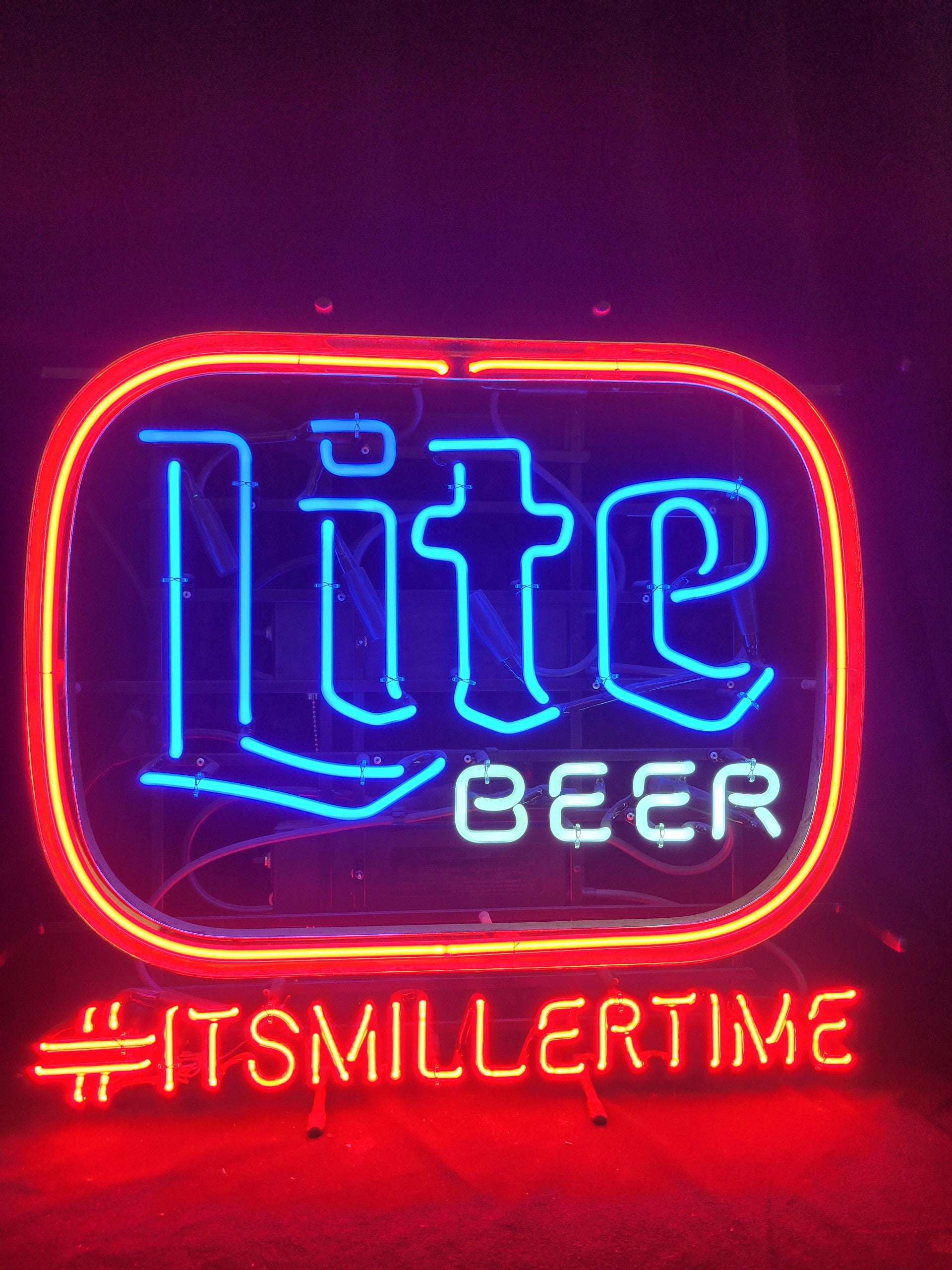 Lite Beer Border Retro "#It's Miller Time" Neon Sign – Pub Decor